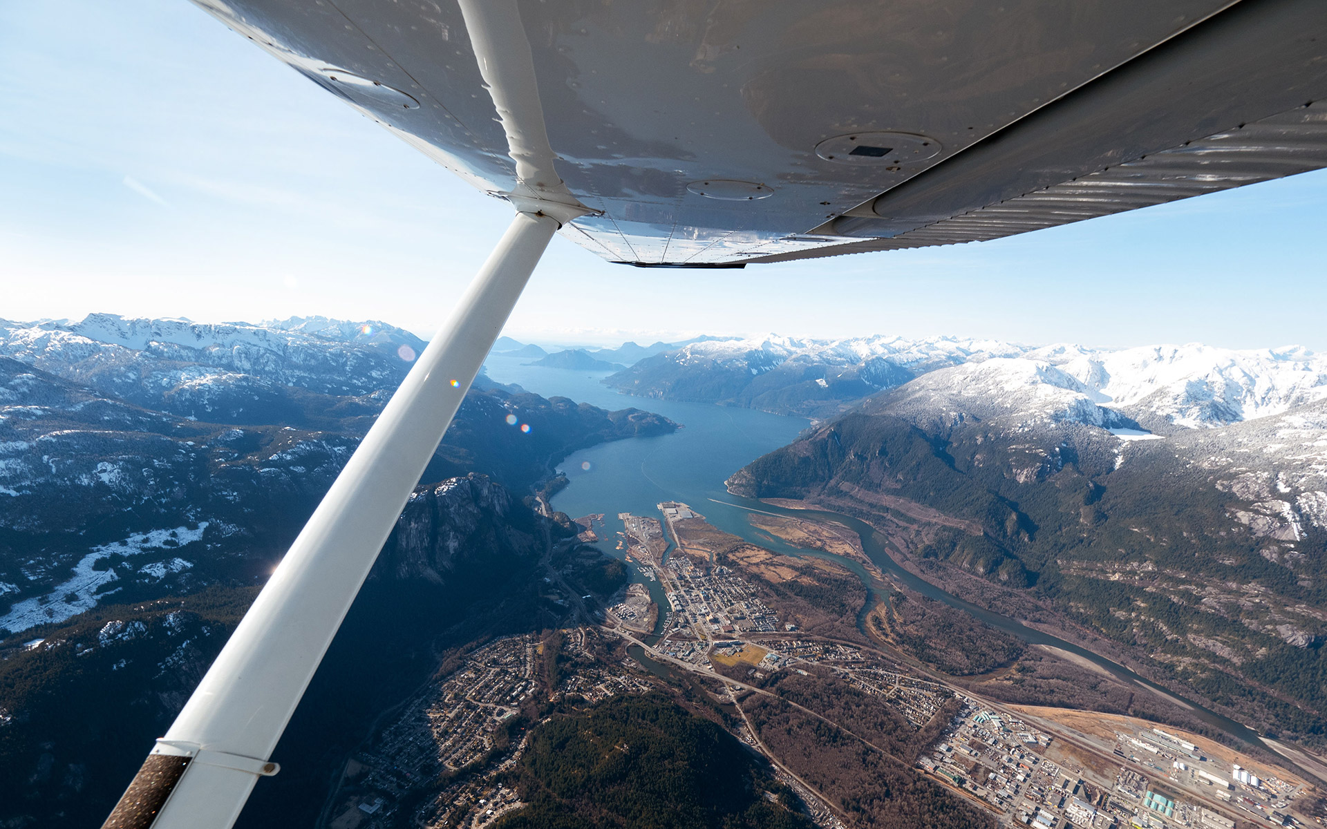 Guided Scenic Flights, Seaplane Tours & Gifts in Squamish BC ️ Sea To ...